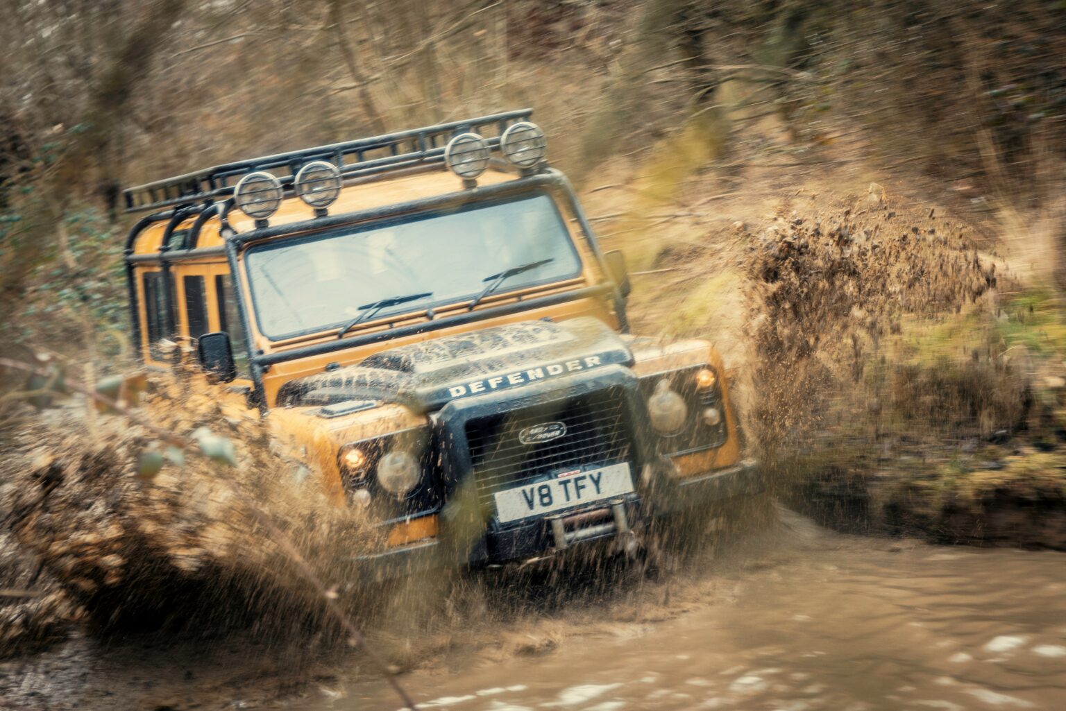 EXCLUSIVE LAND ROVER CLASSIC OFF-ROAD EXPERIENCE AT EASTNOR ESTATE ...